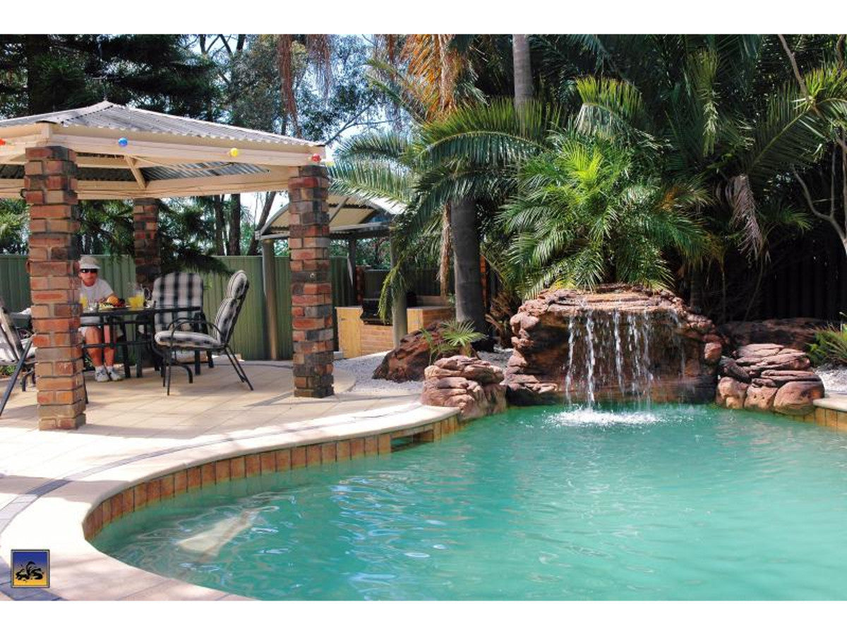 Oasis cave – Marquis Gardens